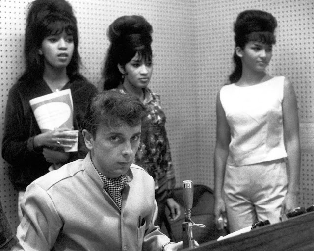 COVERS & LOVERS : THE RONETTES